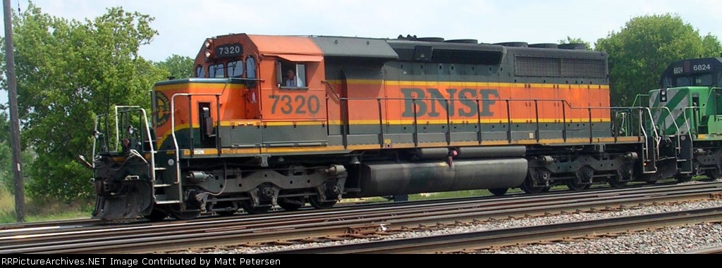 BNSF 7320